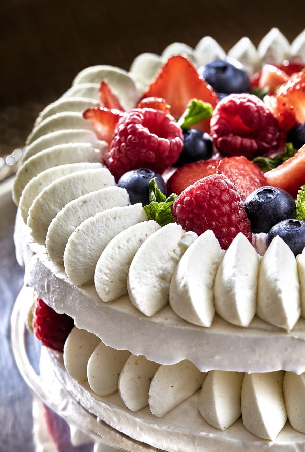 Vacherin de Frutos rojos - Gastroactitud. Pasión por la comida